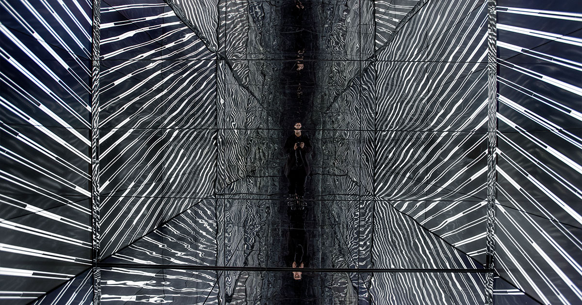 Infinity Room - Refik Anadol
